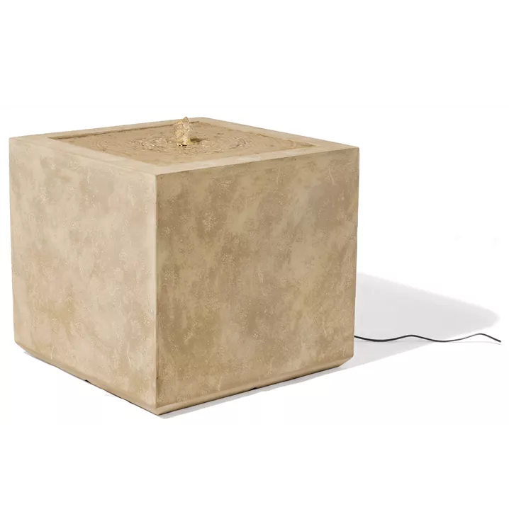 Lloret Travertin, Kirschke Brunnen im Pflanzenshop